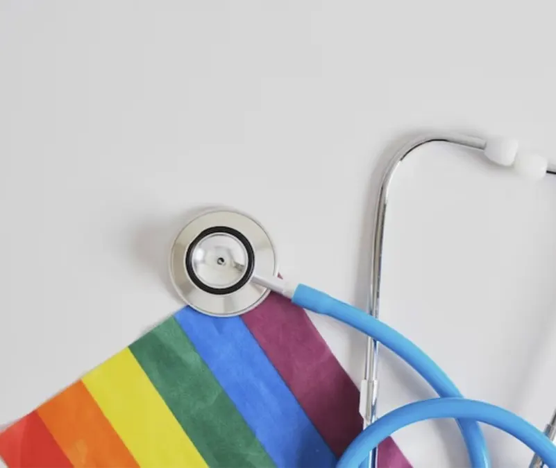 Saúde LGBT+: cuidados e desafios